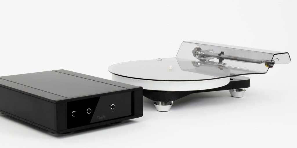 Rega、レギュラーモデル最高峰のターンテーブル。209万円 - AV Watch