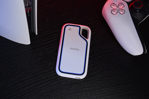 サンディスク、PlayStation公式ライセンス取得の白い外付けSSD - AV Watch