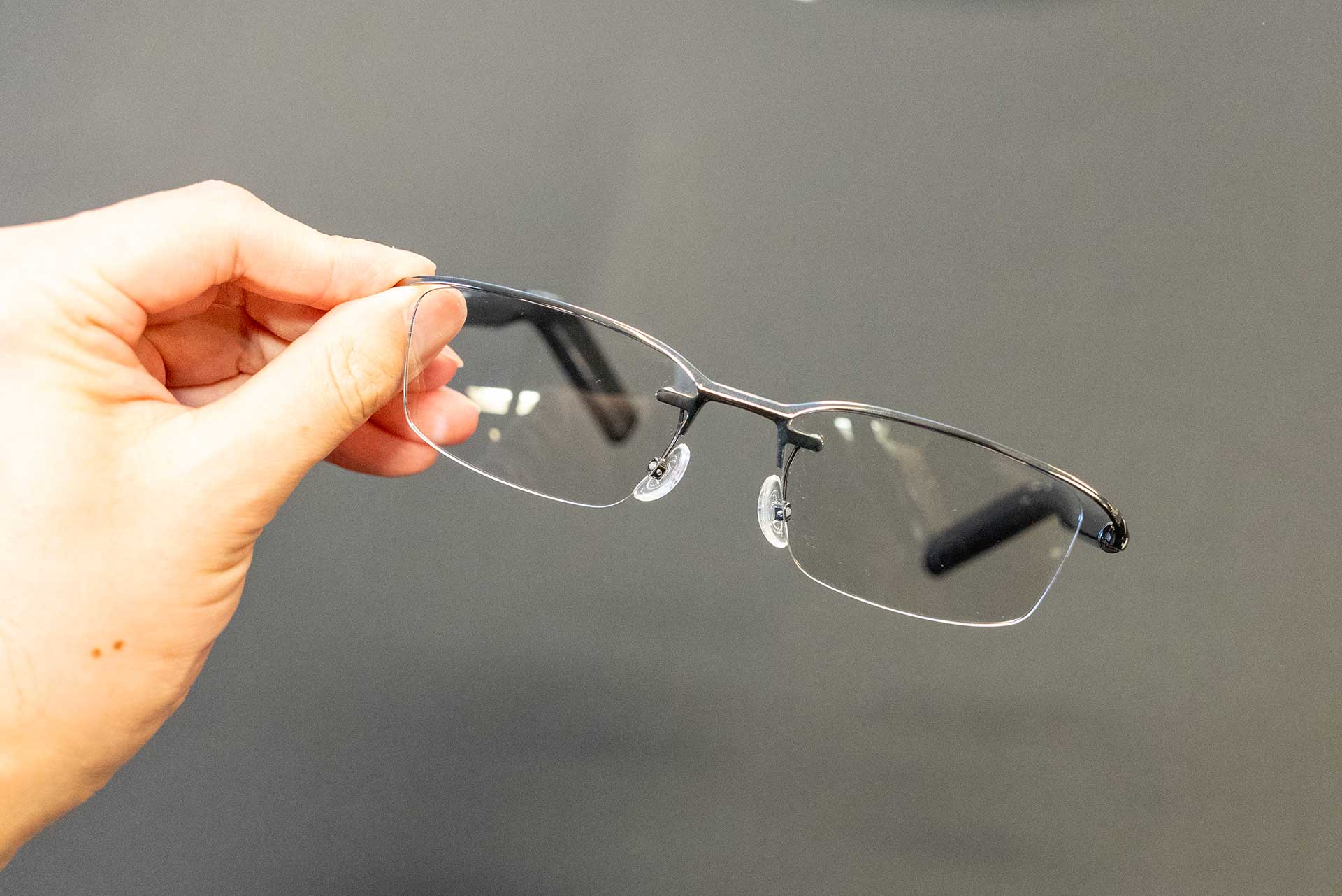 シャオミ、“ライブ会場のような臨場感”スマートグラス「Mijia Smart Audio Glasses」 - AV Watch